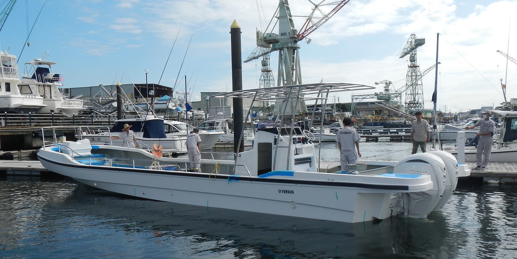 W43和船初の釣り船仕様&EX38新艇艤装初採用のデッキ材ご案内 | くろしお北浜マリンベース